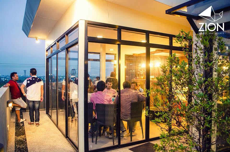 Sky Cafe and Gallery: July 2015