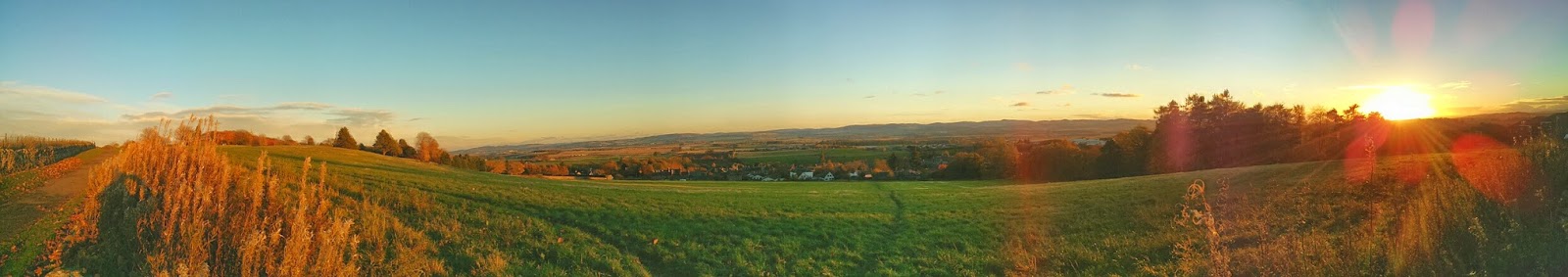 Scotland My Scotland: Memoir: Introducing the Little Red Town
