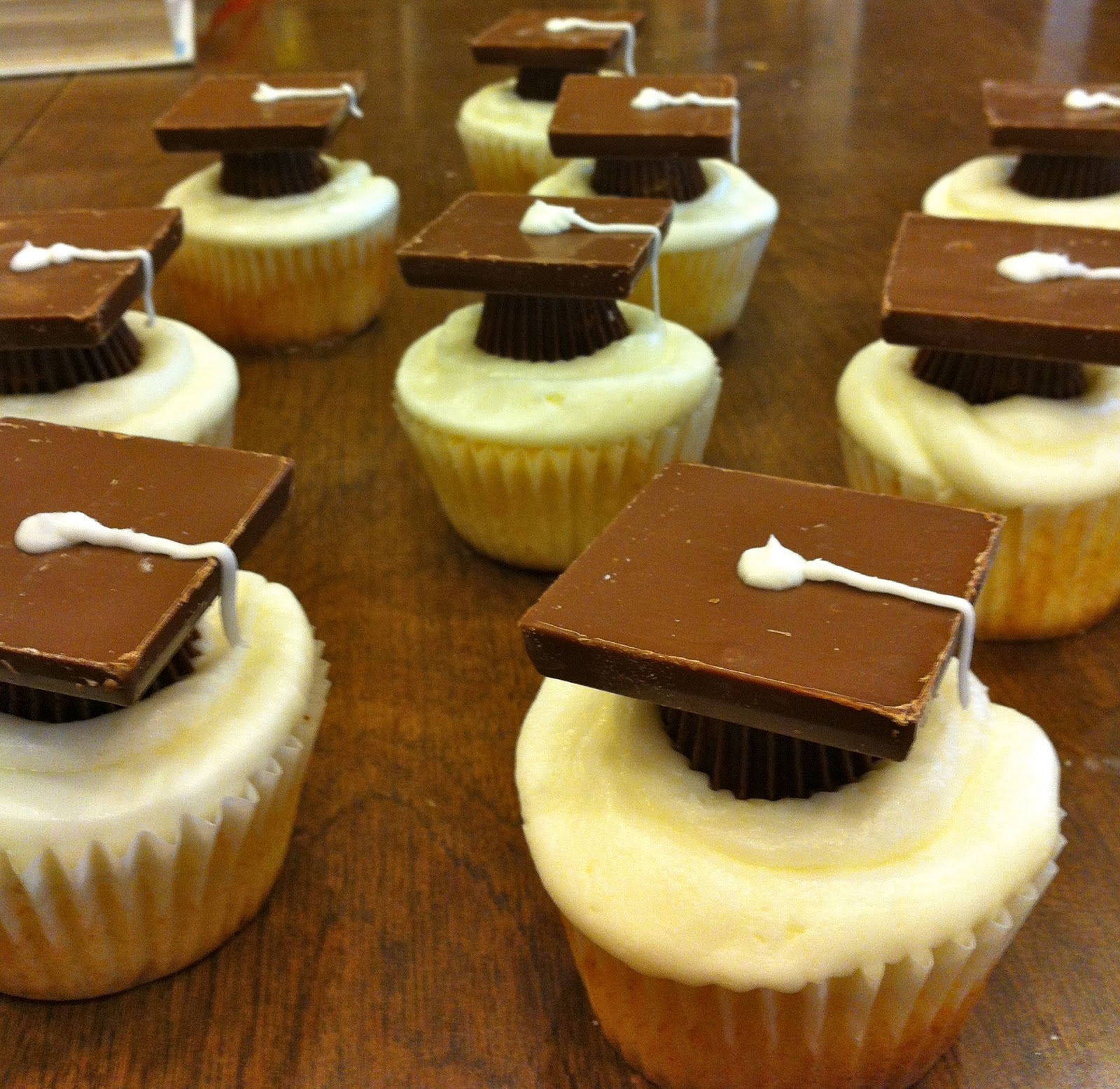 SugarScape: Graduation Cupcakes