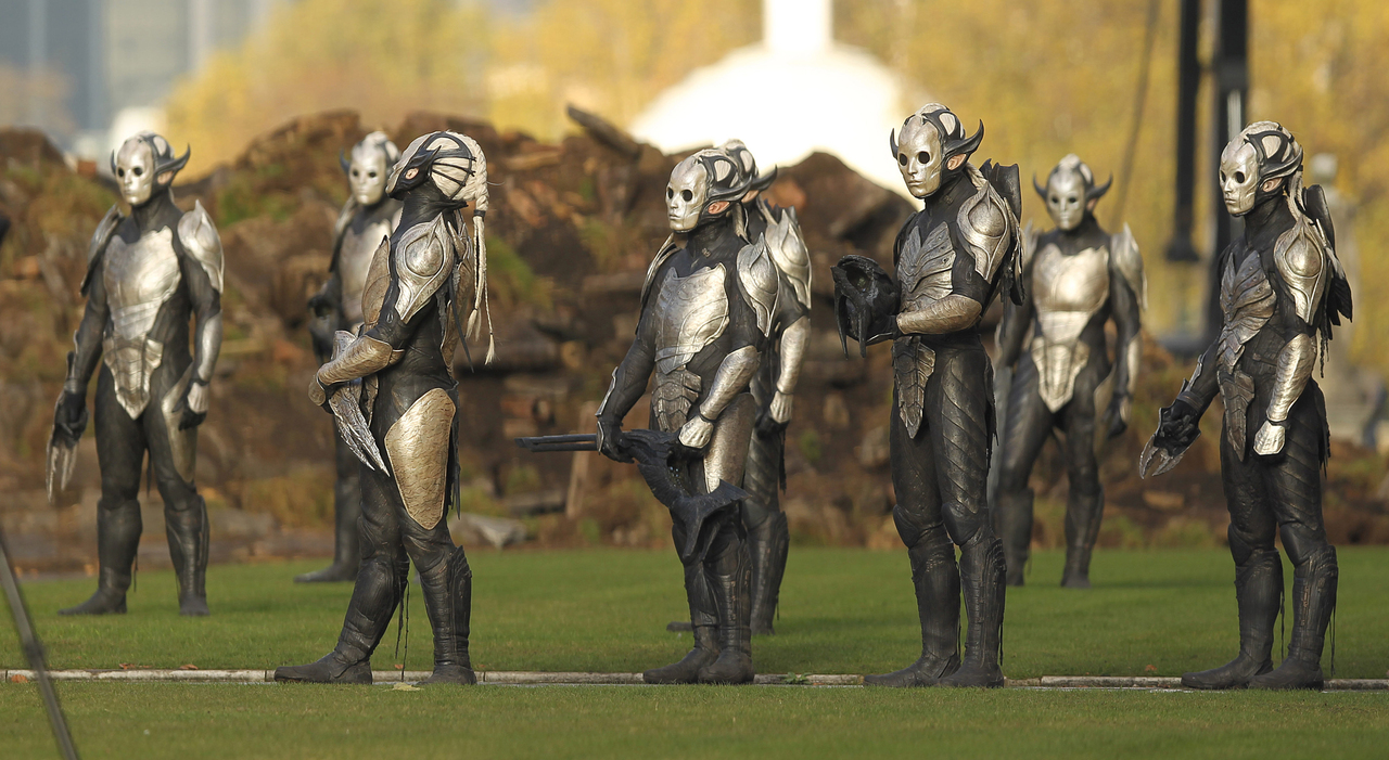 Fashion and Action: Dark Elves of The Dark World & Malekith - Thor 2 ...