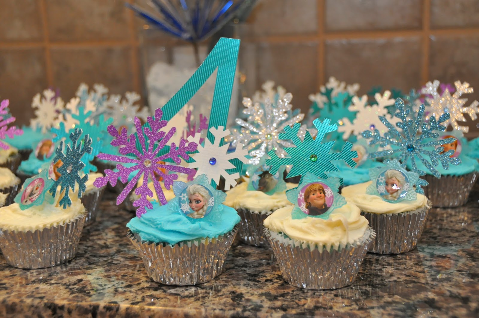 Bridget's Birthday Blog: Frozen Themed Cupcakes w/ Character Rings