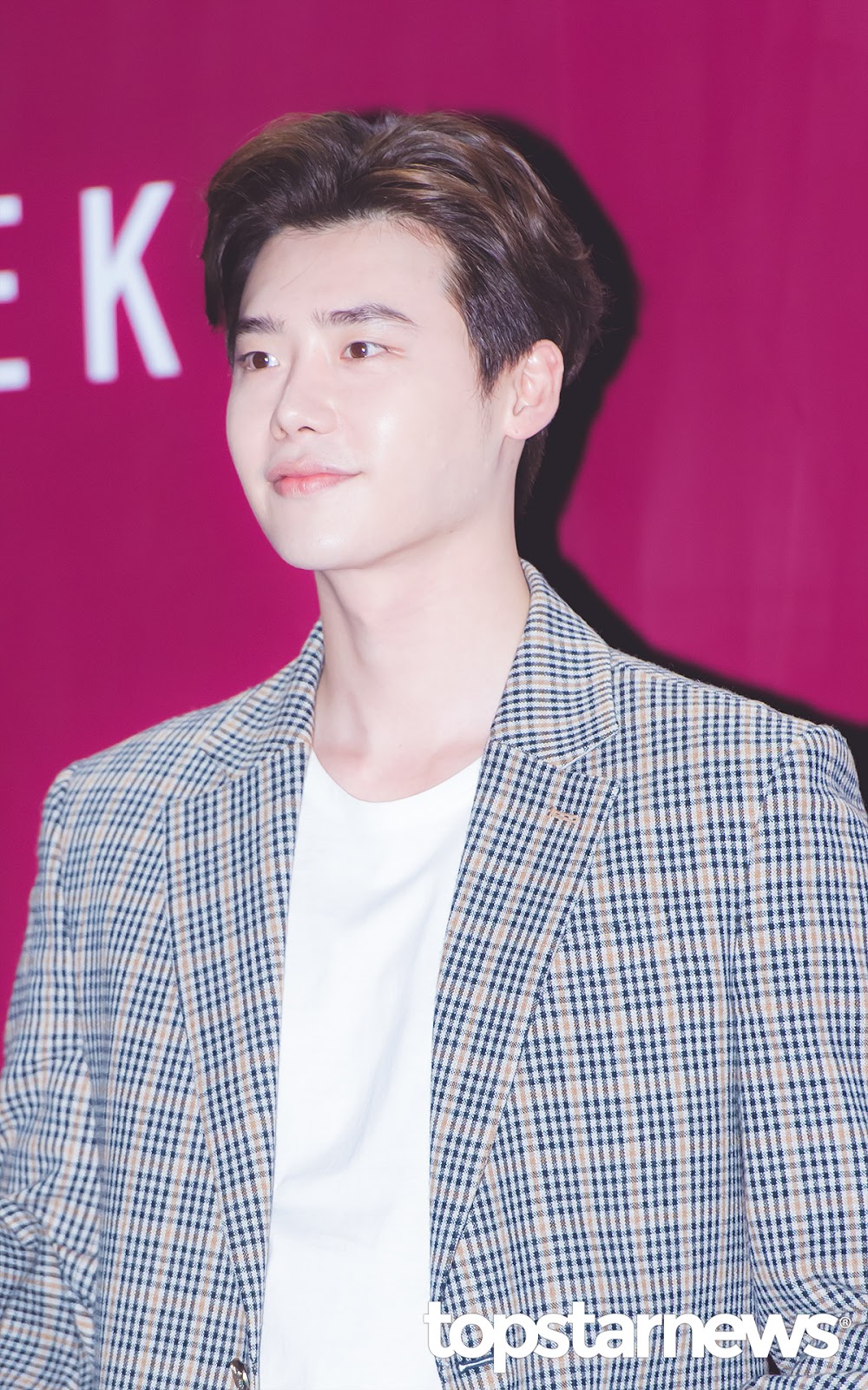 Lee Jong Suk & Yoon Kyung Sang 'Hera Seoul Fashion Week' 21 October 2017