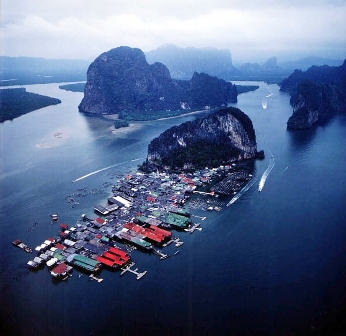 Architecture Post-it: Koh Panyee FC's True Story