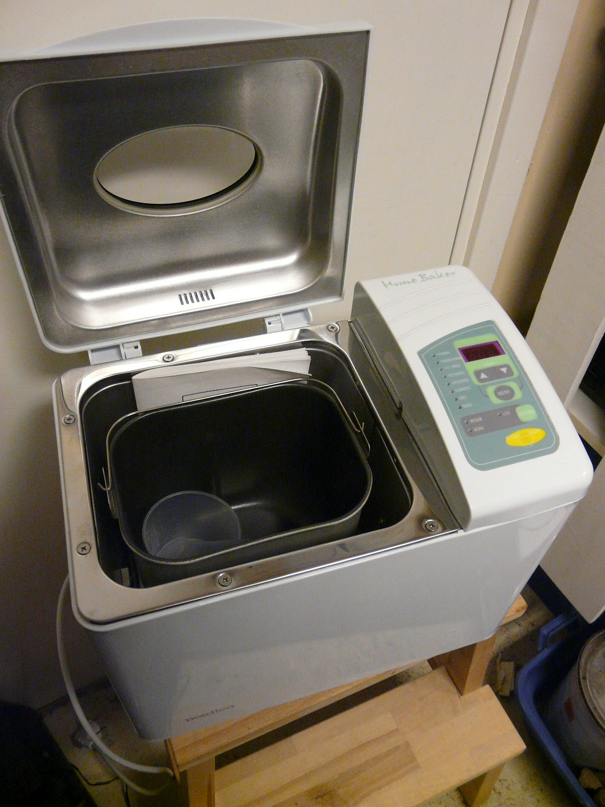 Hagholms Säljblogg: bakmaskin Nordica Home Baker