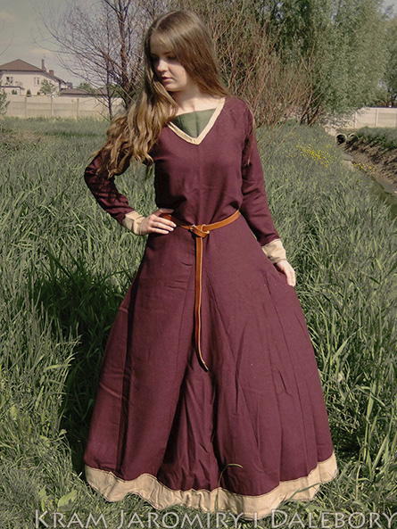 Kram Jaromiry i Dalebory: Późne suknie wierzchnie