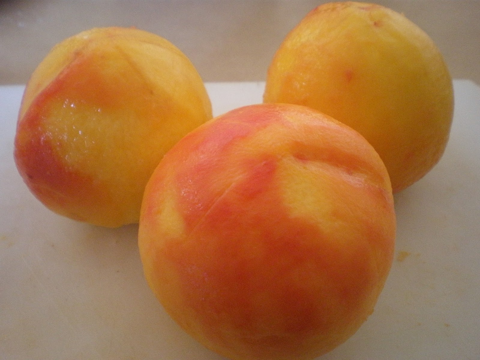 The InTolerant Chef ™: Summer Dreams... Basil and Peach Chiffon Cake