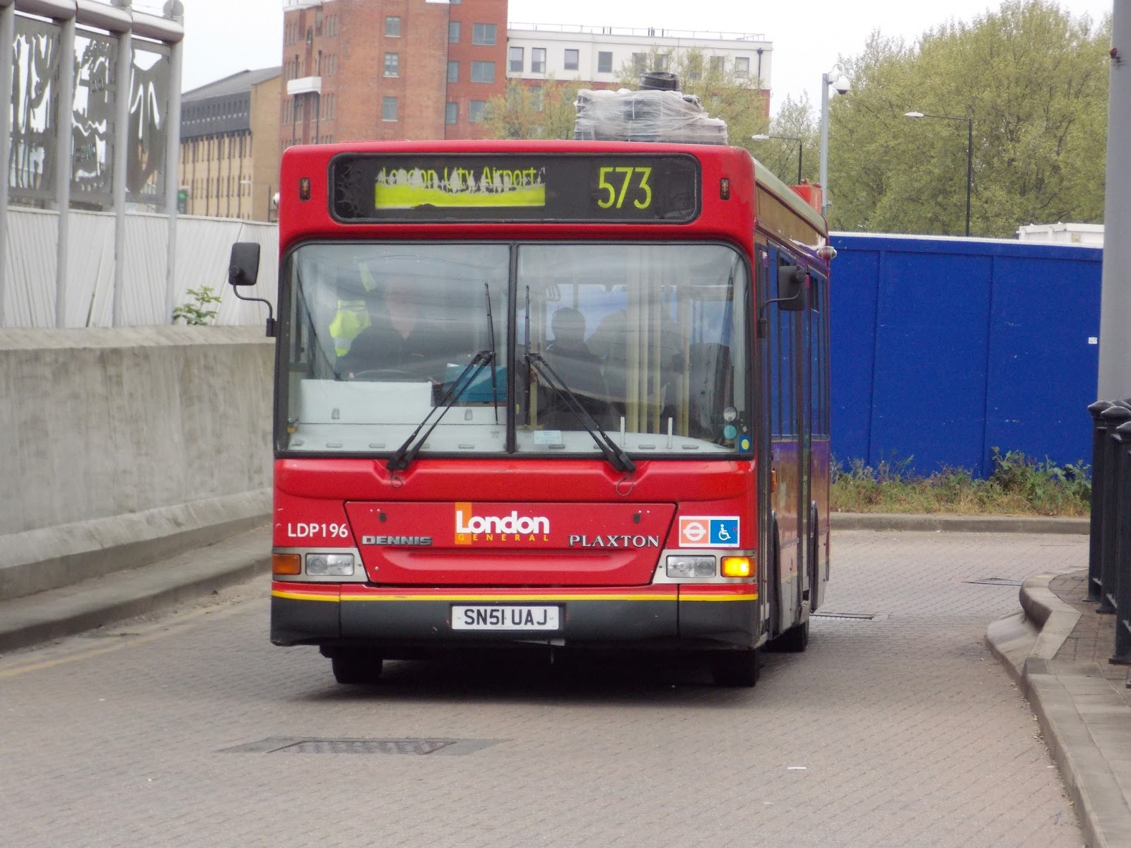 East London Bus Blog: Route 573 (Free Shuttle Bus)