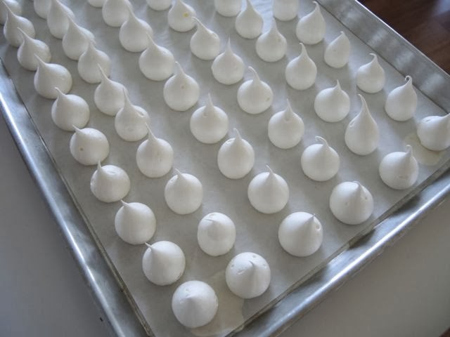 Kitchen and Cake: Meringue Drops