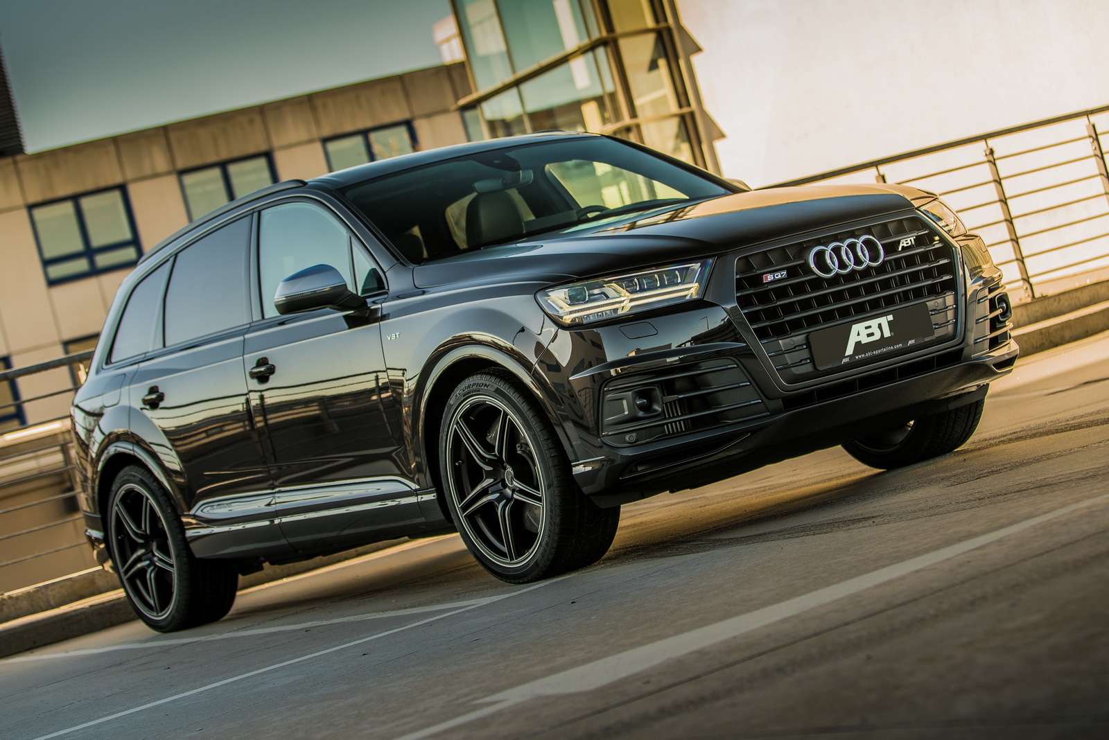 ABT Injects Audi SQ7 With 520hp And 715lb-ft Of Torque - carscoops.com