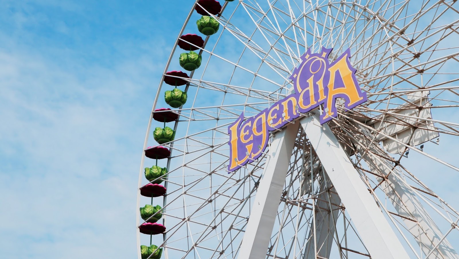 Attraction Review: Legendia | Cupcakes and Coasters