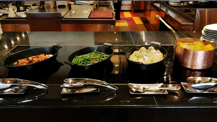 The Grand Kitchen Buffet at The Grand Hyatt Hotel Manila | YedyLicious ...