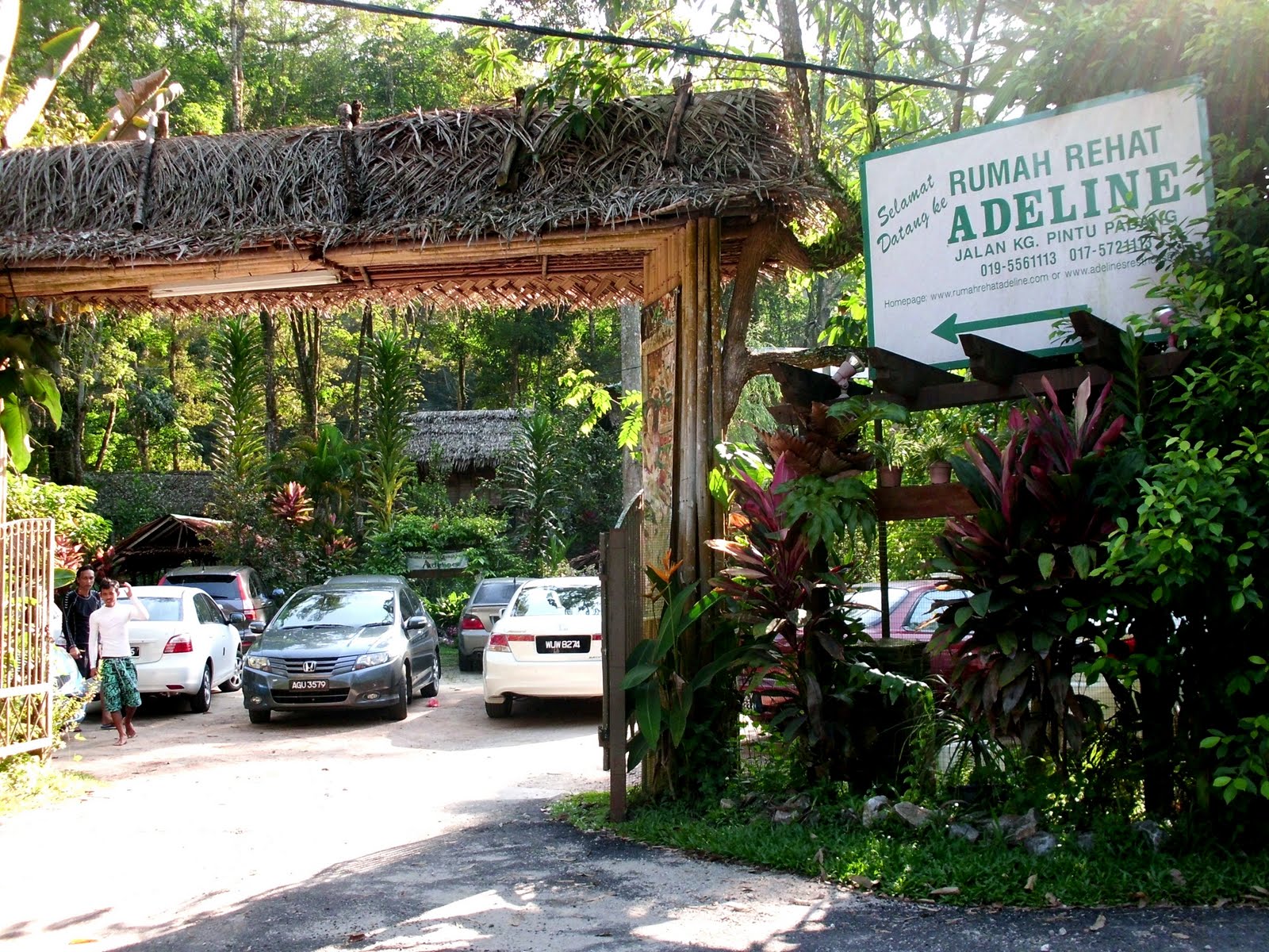 Melly...: jungle tracking -rumah rehat adeline