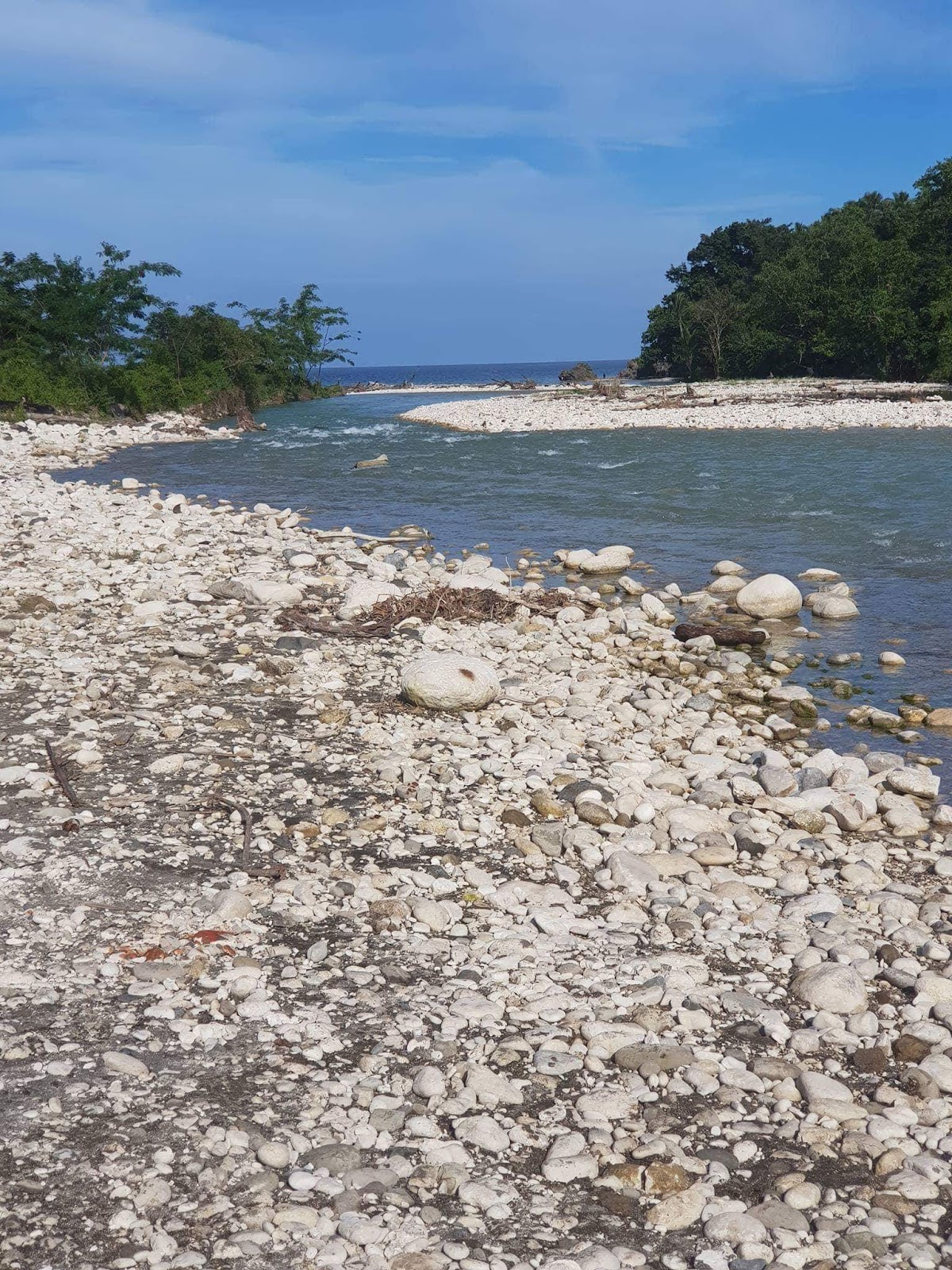 Morobe Tourism Bureau: Sweet Finschhafen