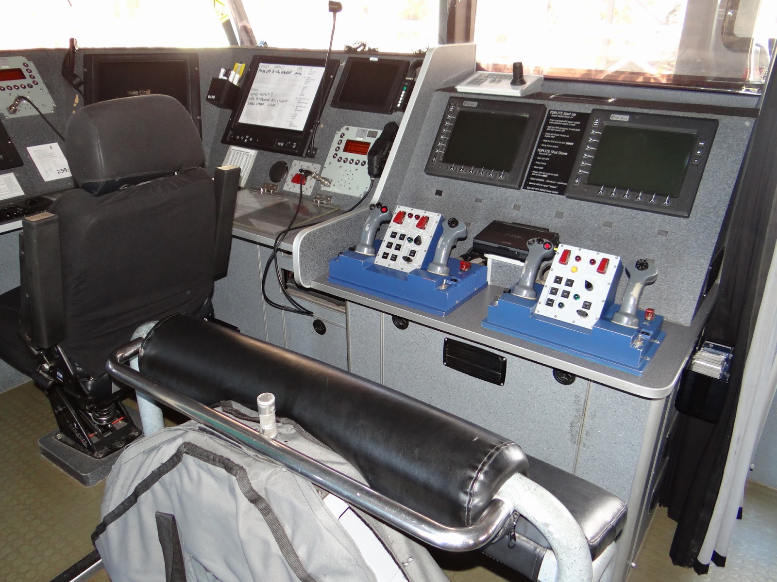 Air Queensland.blogspot: Onboard tour - Armidale class patrol boat HMAS ...