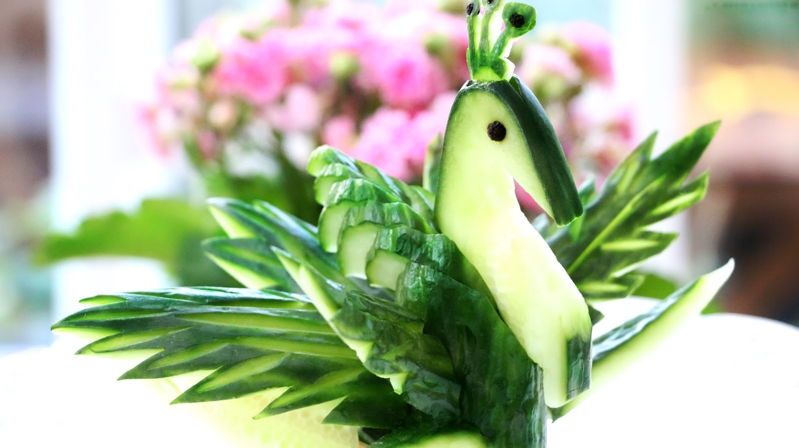ItalyPaul - Art In Fruit & Vegetable Carving Lessons: Cucumber Peacock ...