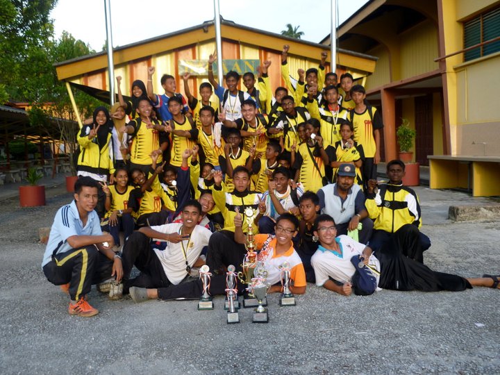 PUSAT SUMBER SMK BAGAN SERAI: Tahniah! Skuad Olahraga SMKBS