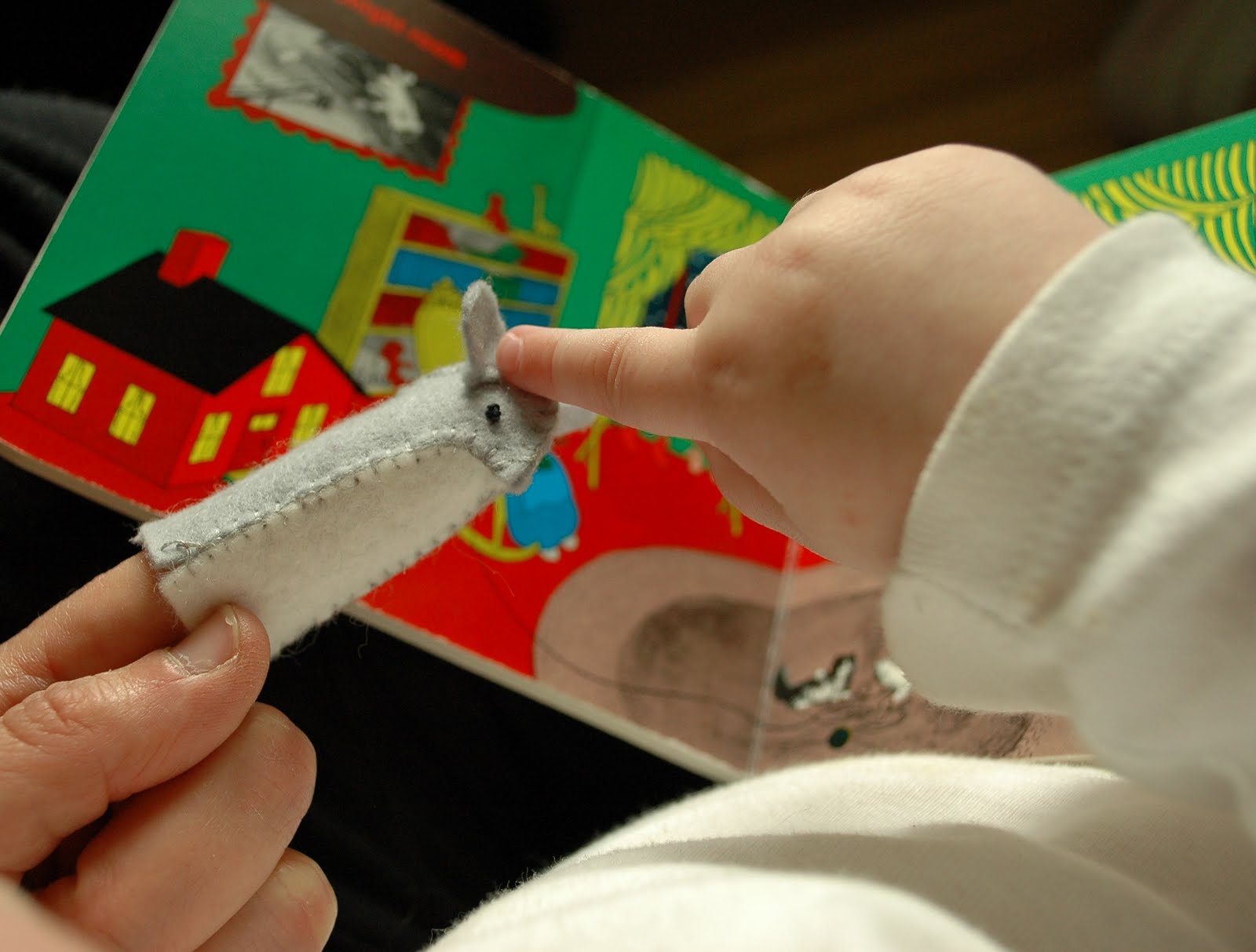 we bloom here: Goodnight little house, And goodnight mouse