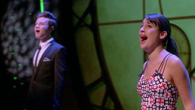 Season Finale – Glee 2x22 – New York