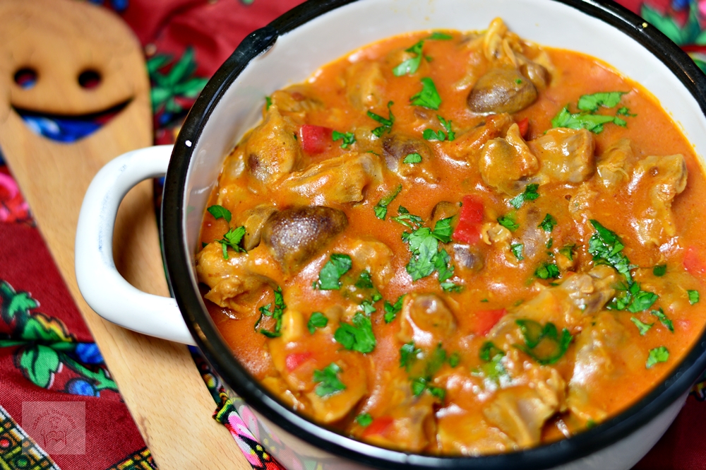 Tocanita de pipote si inimi de pui - CAIETUL CU RETETE