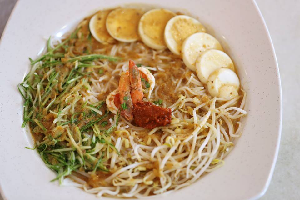 Brunei Lunch, Mee Siam, Rojak and Kueh Kueh Nonya - Miri Food Sharing