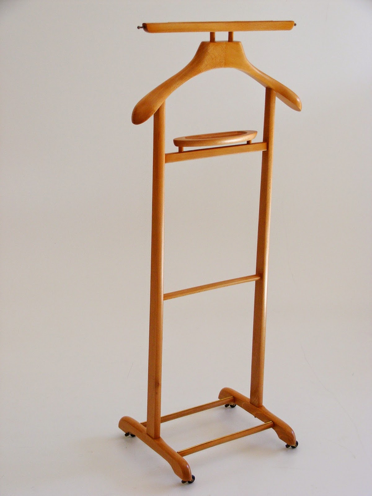 VAMP FURNITURE: New vintage furniture at Vamp - 02 May 2014