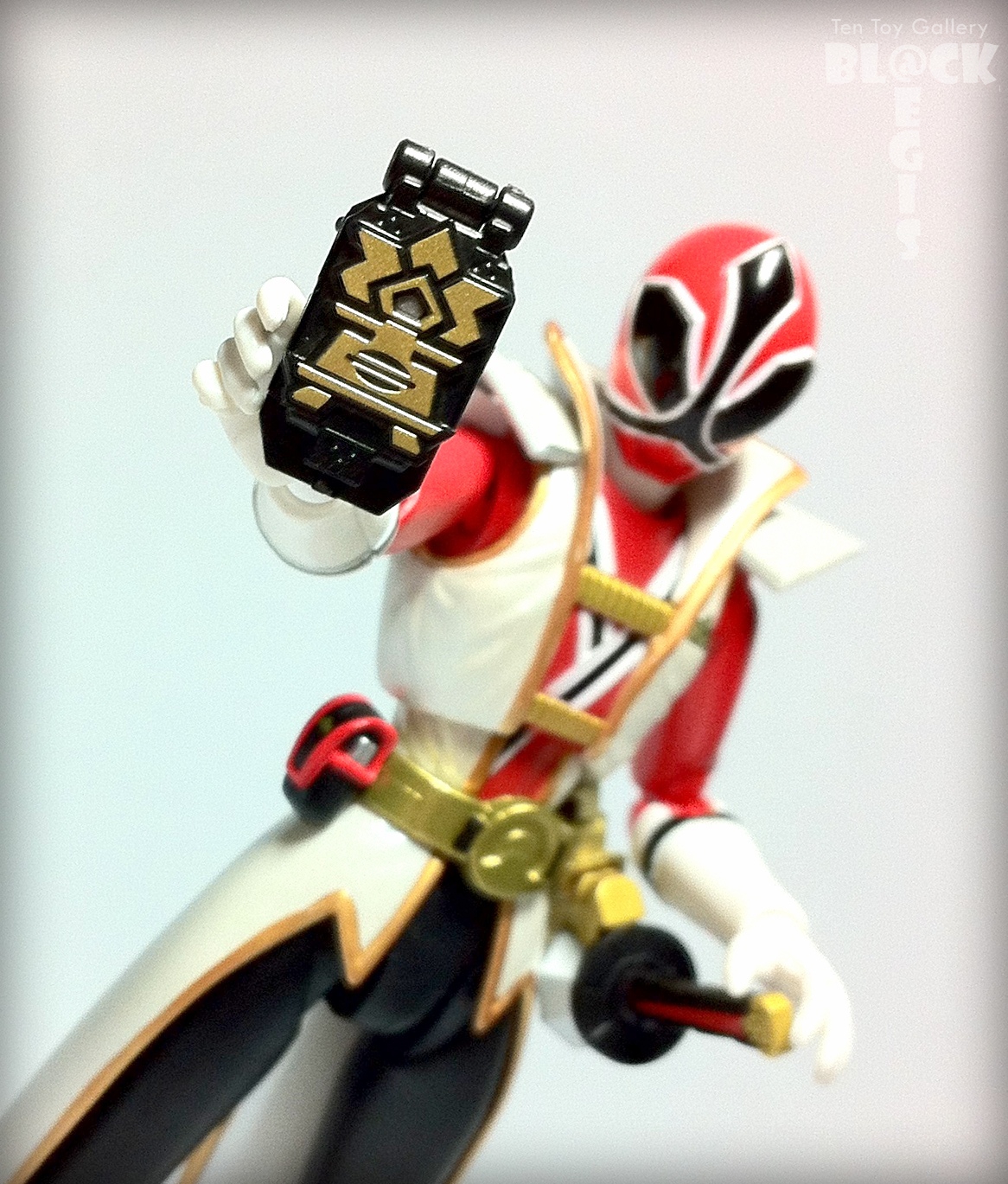 Ten Toy Gallery: Review: S.H.Figuarts Super Shinken Red