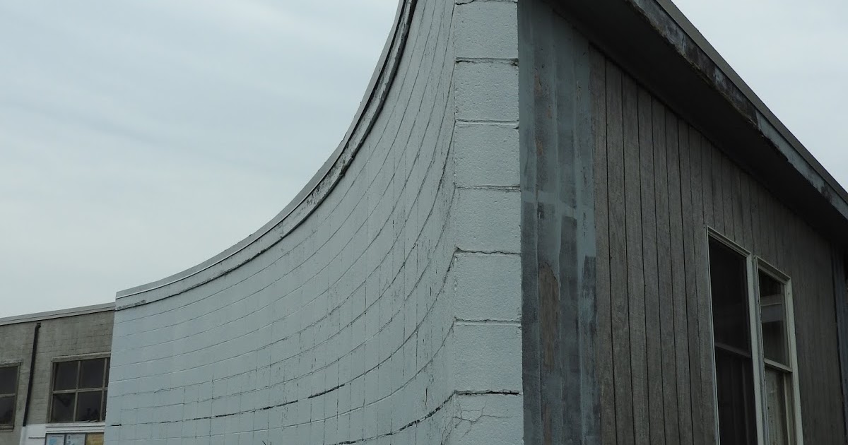 Merry@Syracuse: Curved Block Wall in Oswego