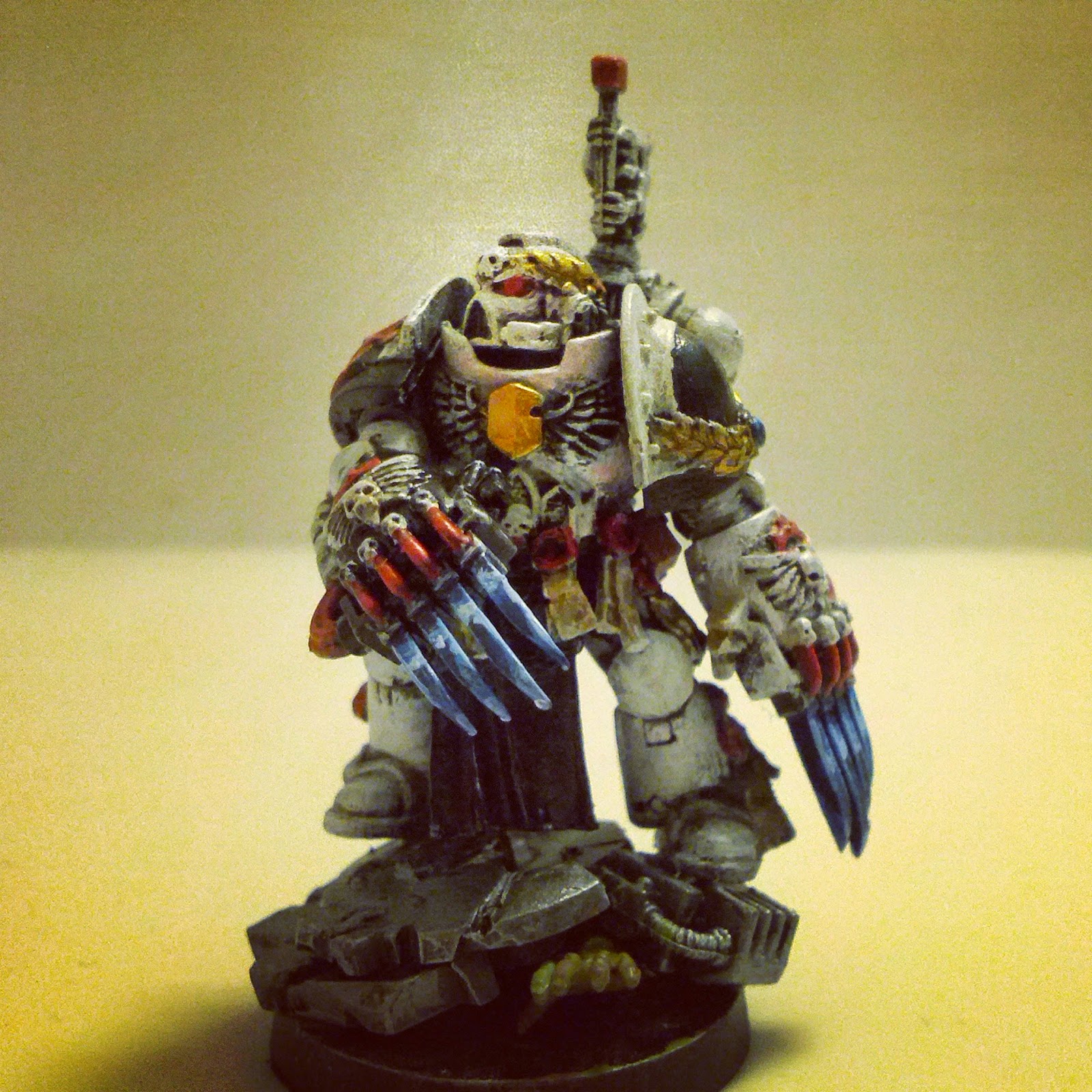 Mikeymajq's Warhammer workshop: White Templar progress. Chapter master