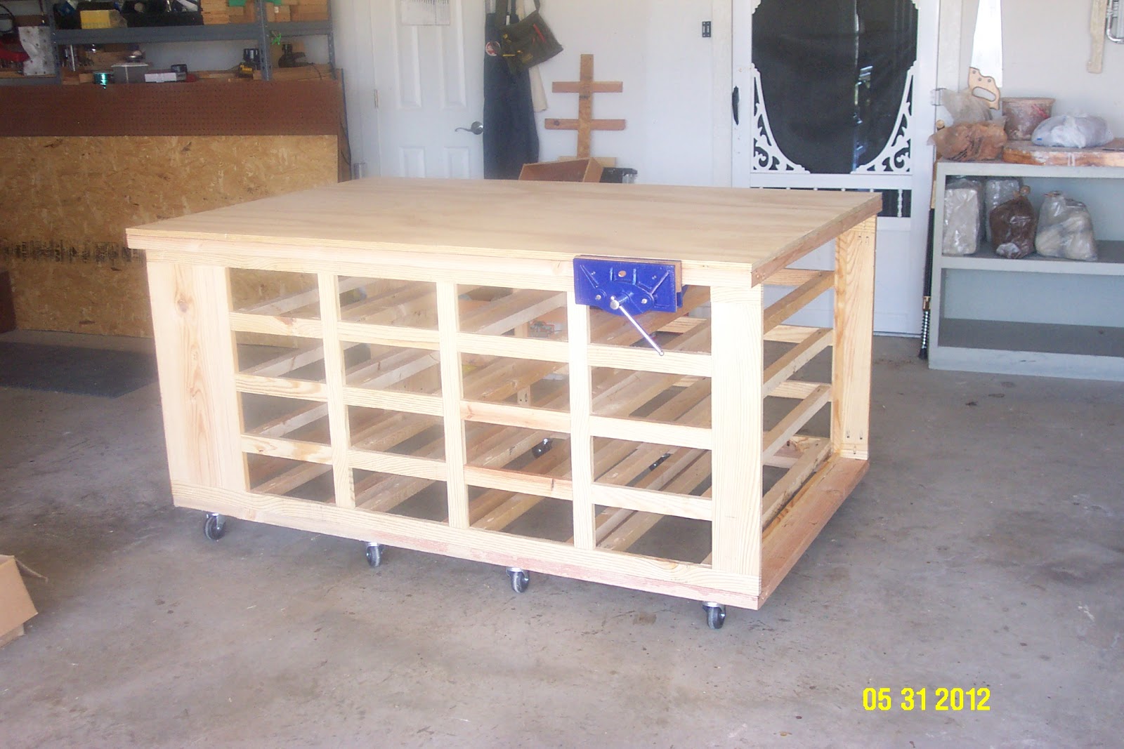 Joe's Wood Hobby: Work Table for the small shop