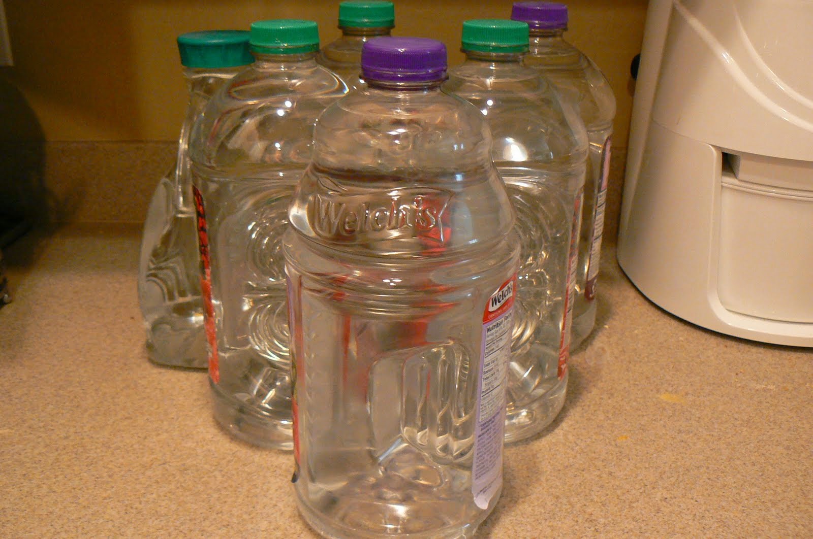 The Art of Self-Reliance: Water storage containers: Pros and Cons