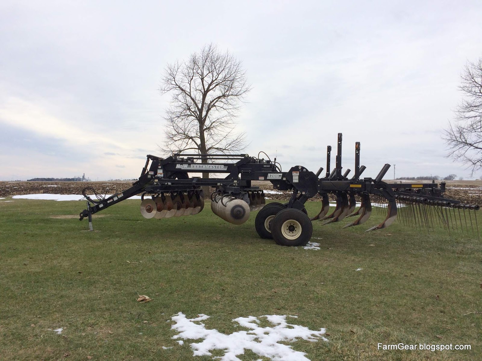 M&W 1700 Earthmaster Disc Ripper