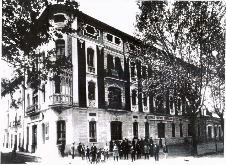 XÀTIVA EN FOTOS: EL EDIFICIO BOTELLA