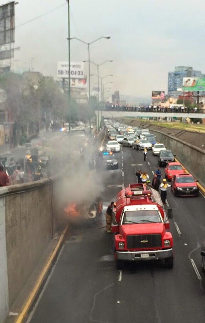 ALERTAS : Se incendia automóvil en Viaducto Miguel Alemán de Ciudad de ...