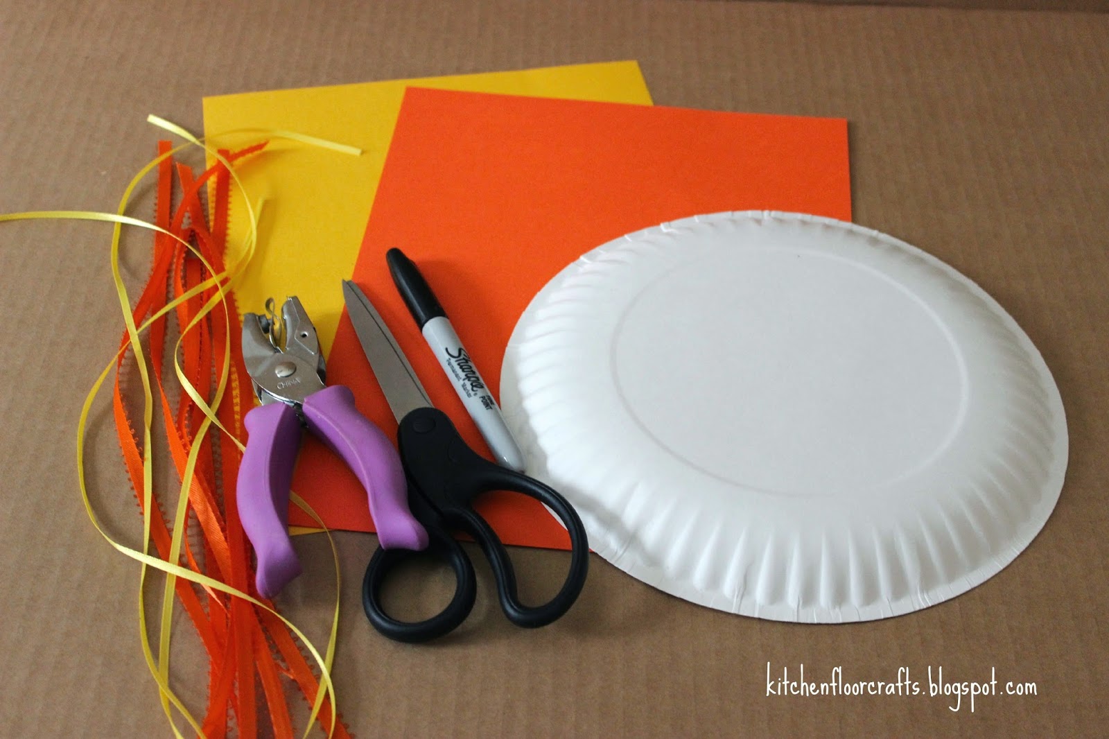 Kitchen Floor Crafts: Sun Mobile inspired by Gail Gibbons