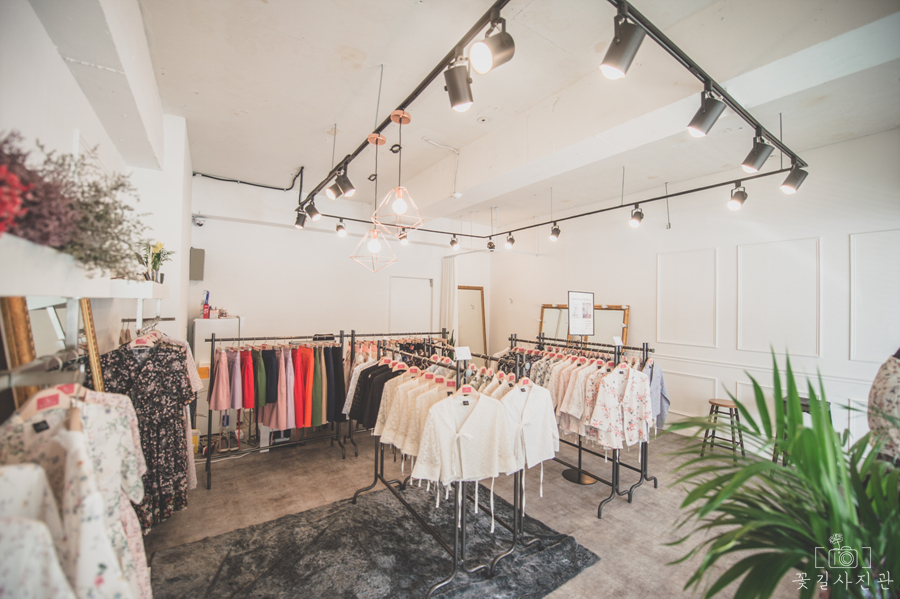 Modern Hanbok Rental, 4-cut Photo Booth, Snap Photo Printing in Daegu