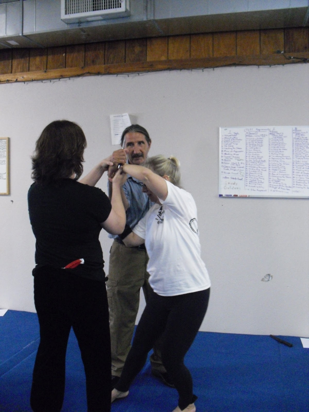 The GunDivas: Knife Fighting Class