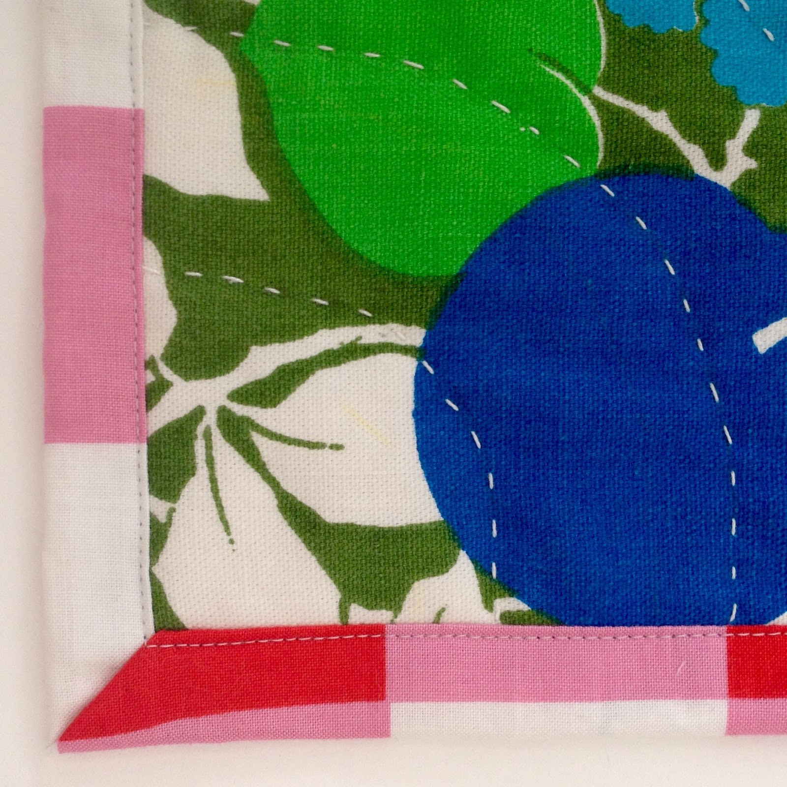 nifty quilts: Back to front binding tutorial