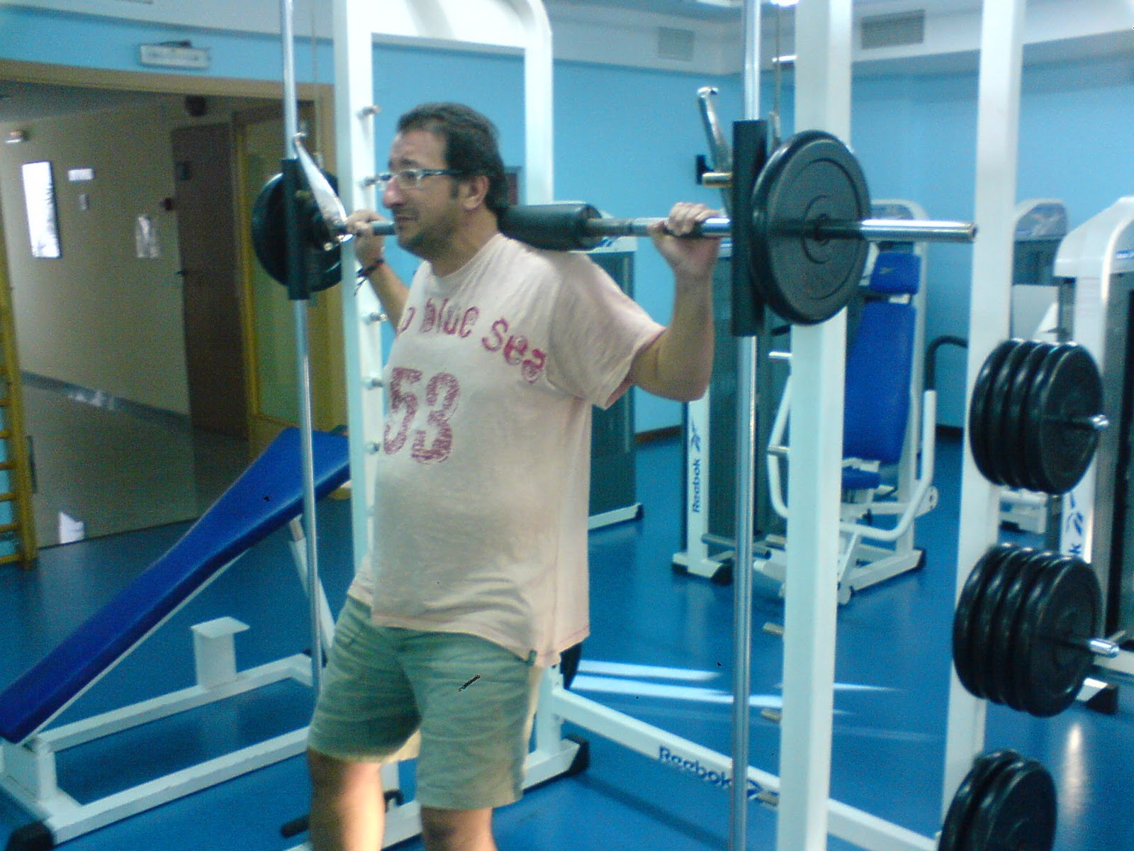 Nutrición y Fitness Joan Biel: SENTADILLA EN MULTIPOWER.