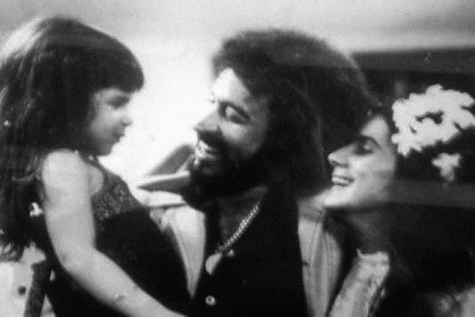 LOS PERSONAJES EN LAS CANCIONES DE ALÍ PRIMERA: N° 99 - Estar cerca del ...