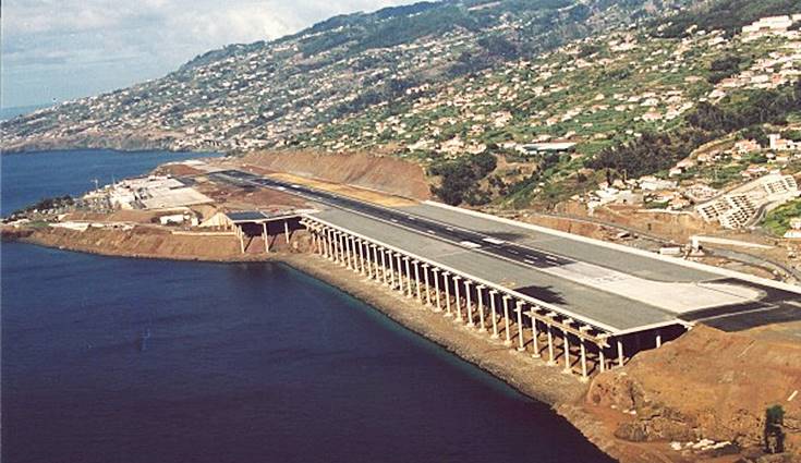 Funchal Airport, Bandara Unik Yang di Topang Dengan 150 Tiang Beton