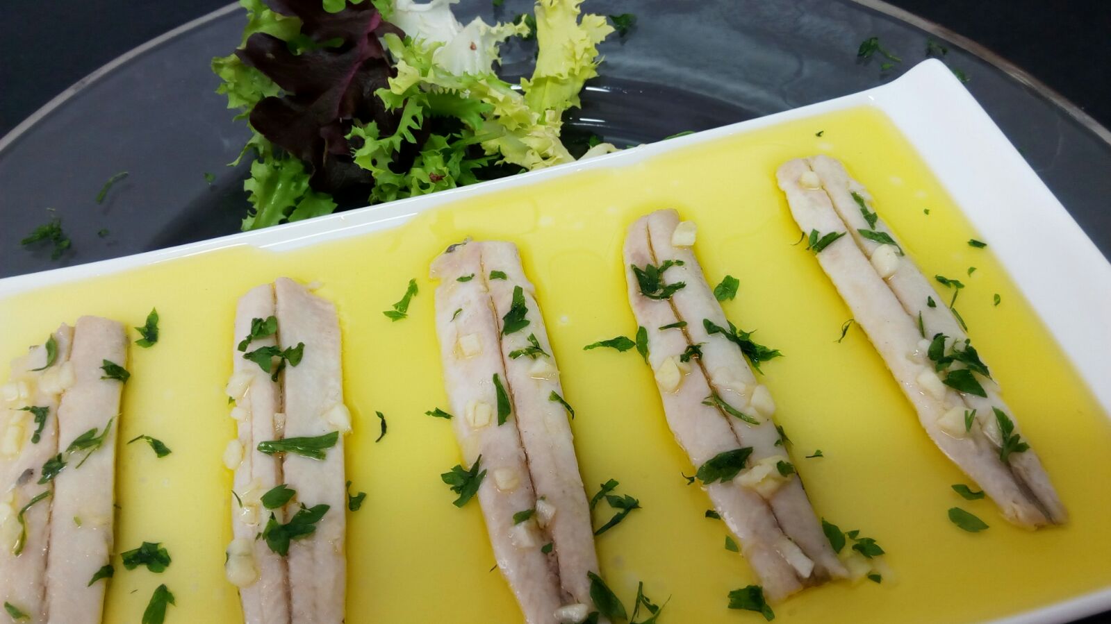 BOCARTES MARINADOS Y BOQUERONES EN VINAGRE