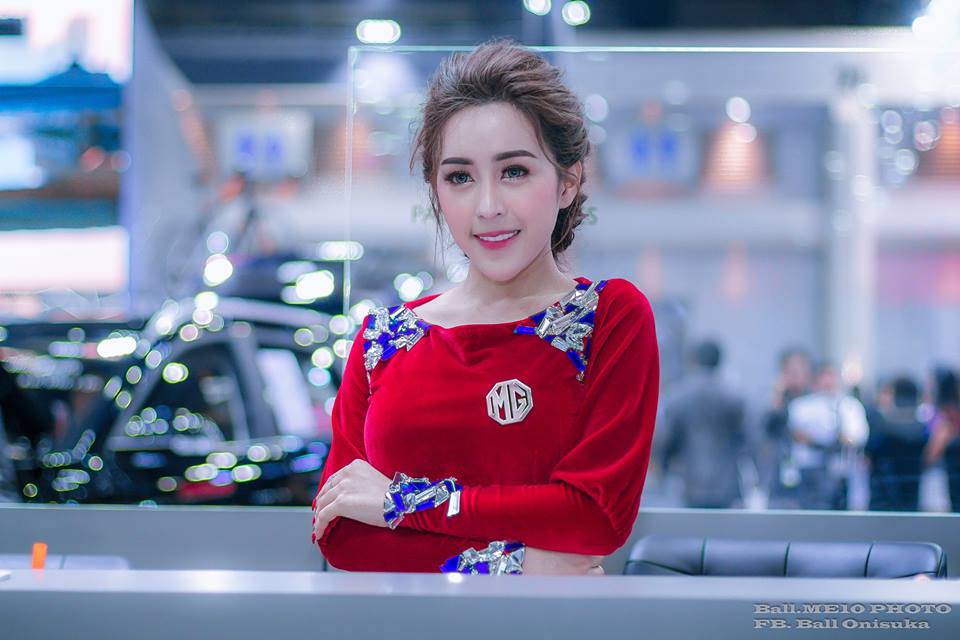 Lovely Beauty Girls: Laddamas Singprom - in Red Uniform