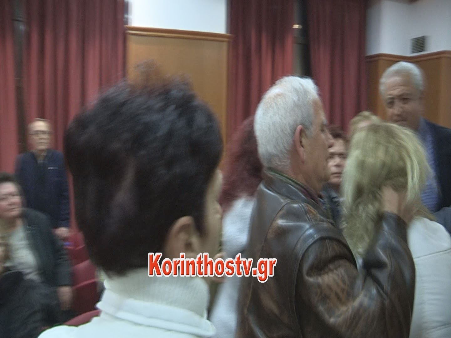 Karapanagos : ΧΑΜΟΣ ΣΤΟ ΛΟΥΤΡΑΚΙ: ΗΡΘΑΝ ΣΤΑ ΧΕΡΙΑ ΟΙ ΔΗΜΟΤΕΣ ΣΤΟ ...