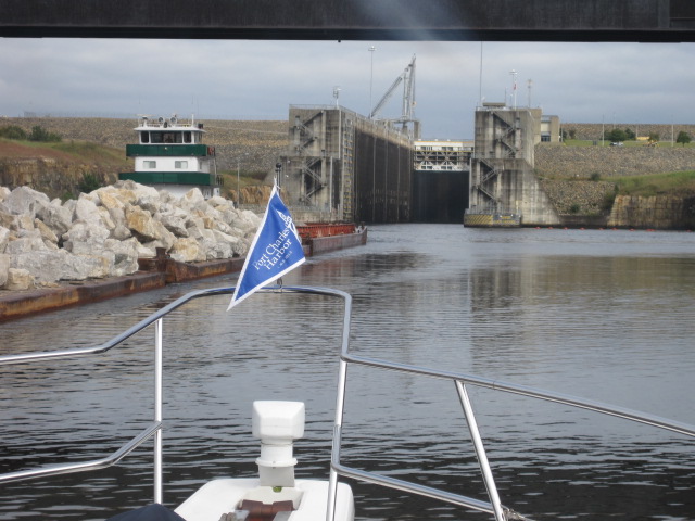 Bergs On Great Escape: Locks, docks and alligators (Tenn-Tom waterway)