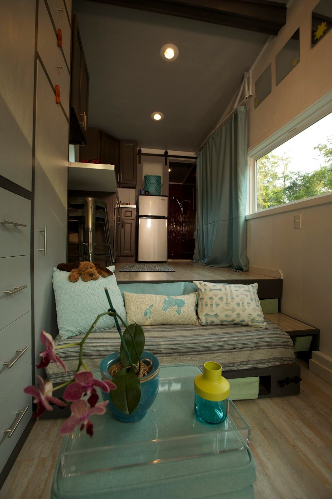 TINY HOUSE TOWN: Pop Up Shop Tiny House (200 Sq Ft)