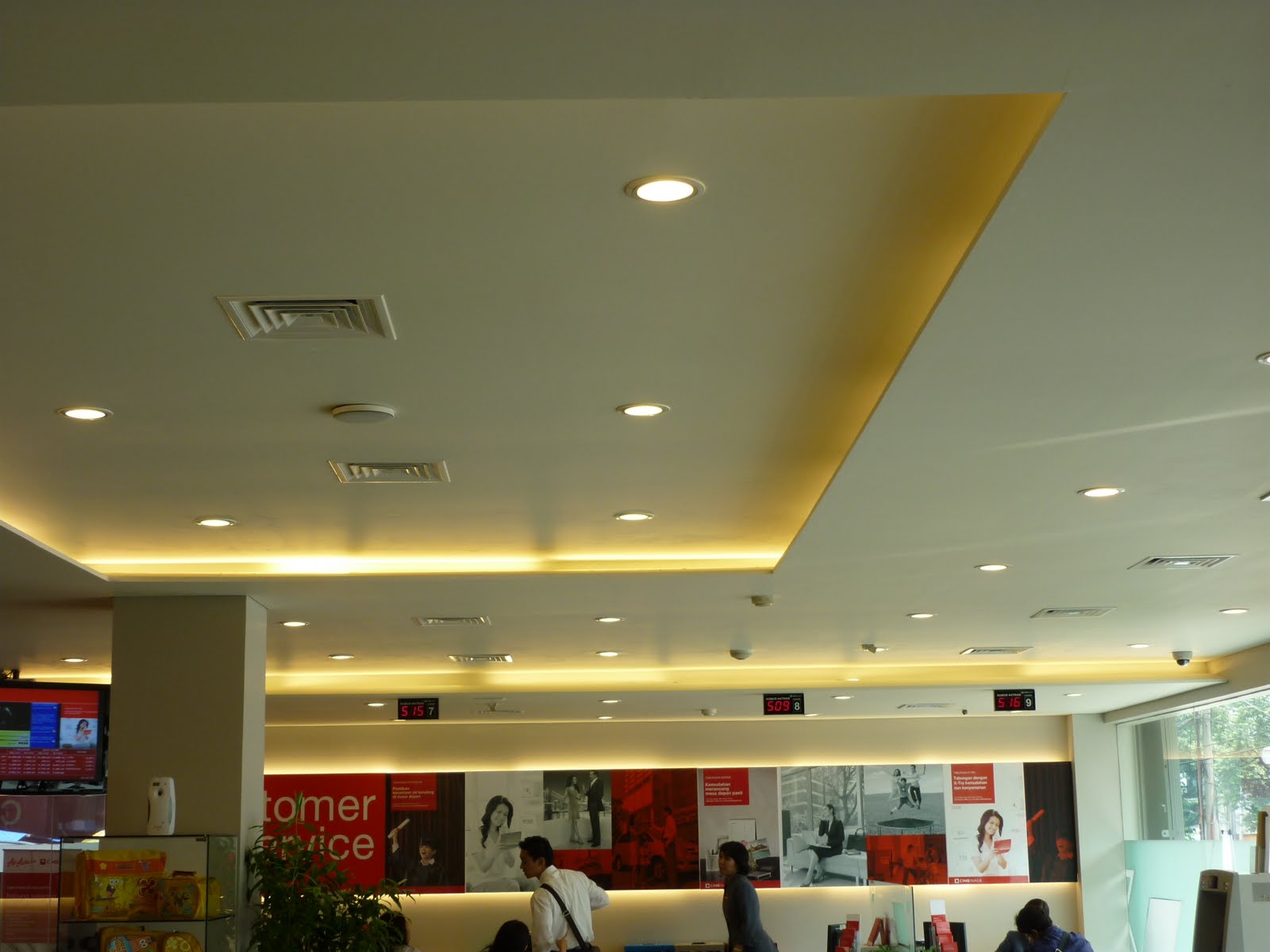 LAEINDONESIA: Standarisasi Interior CIMB Niaga
