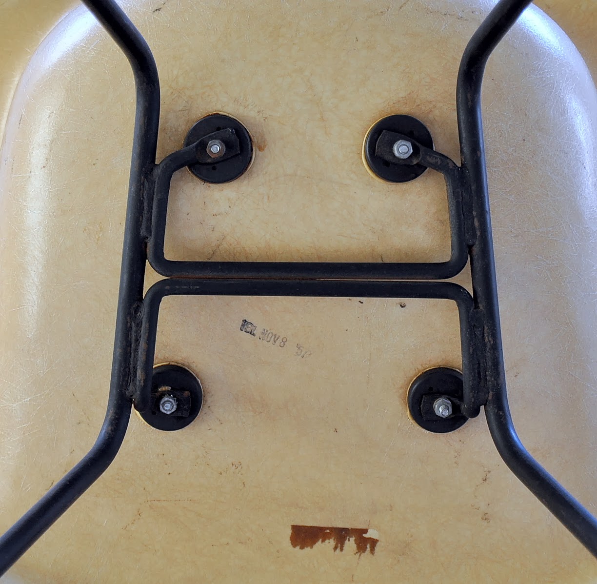 SELECT MODERN: Eames Fiberglass Shell Chair