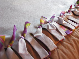 scratch-made wife: Freestyle Friday: How to Make a Fleece Knot Blanket