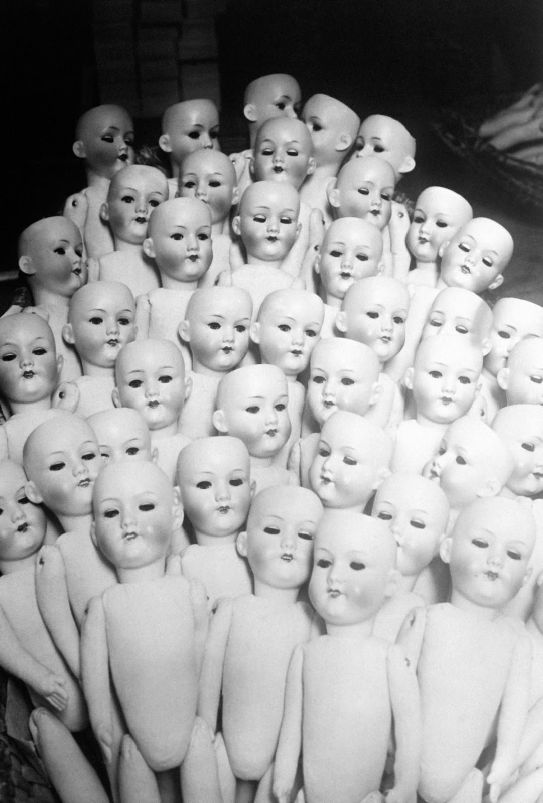 These 26 Vintage Photographs From Inside Old Doll Factories Will Make ...