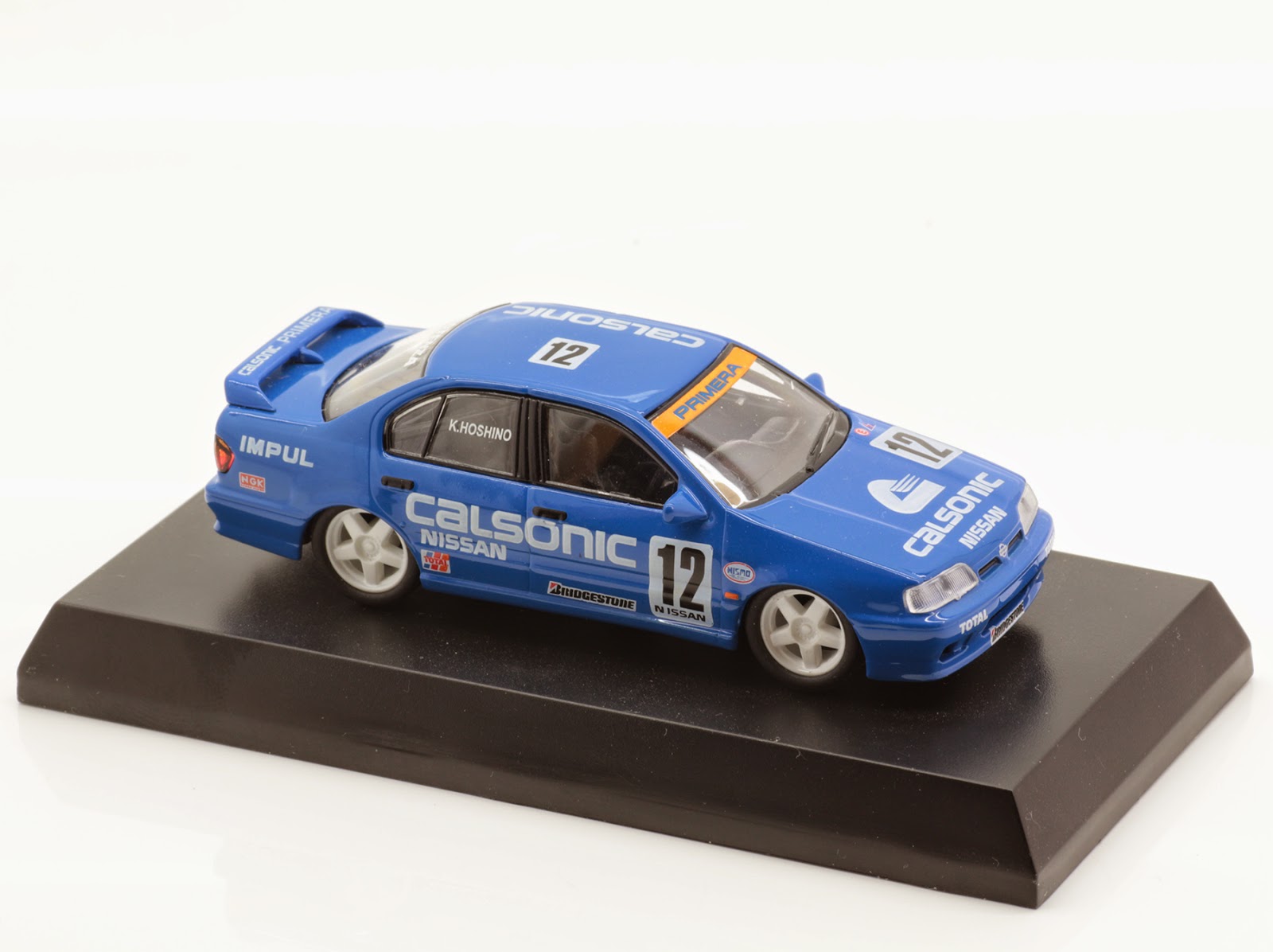 Incredible Mini Garage: Nissan Primera 1994 Calsonic 1/64 Kyosho